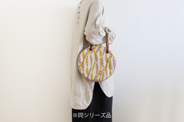 リネンサークルバッグ_S "flower_P" | iichi 日々の暮らしを心地よくするハンドメイドやアンティークのマーケットプレイス