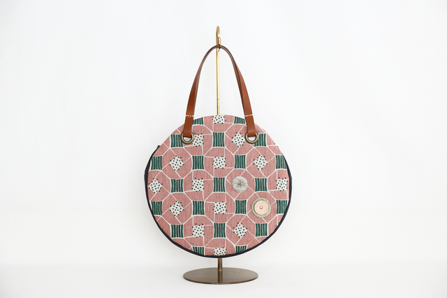 リネンサークルバッグ_S "flower_P" | iichi 日々の暮らしを心地よくするハンドメイドやアンティークのマーケットプレイス