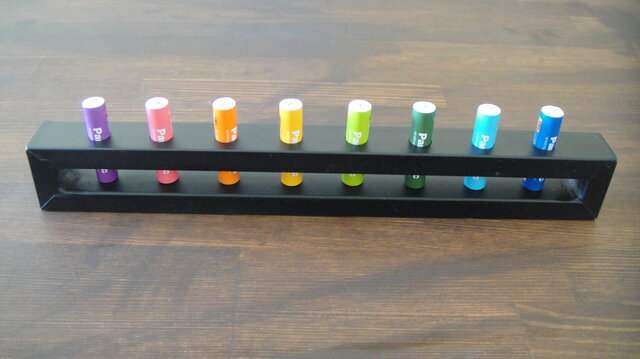 マットでアイアンな単4電池専用ストッカー♪ 25×275×37mm 8本収納型 | iichi 日々の暮らしを心地よくするハンドメイドやアンティークのマーケットプレイス