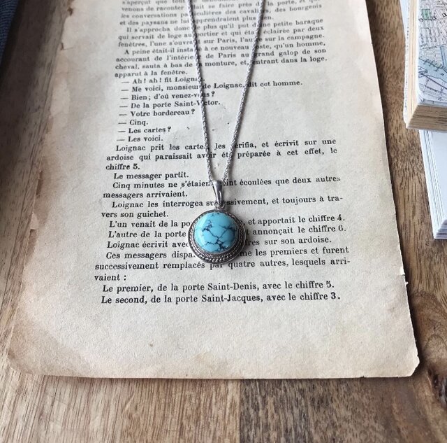 ターコイズの古着風オシャレロングsilverネックレスNo.2♡ | iichi 日々の暮らしを心地よくするハンドメイドやアンティークのマーケットプレイス