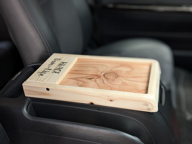 ハイエース200系 スーパーGL センターコンソール蓋 アンティーク バンライフ | iichi 日々の暮らしを心地よくするハンドメイドやアンティークのマーケットプレイス