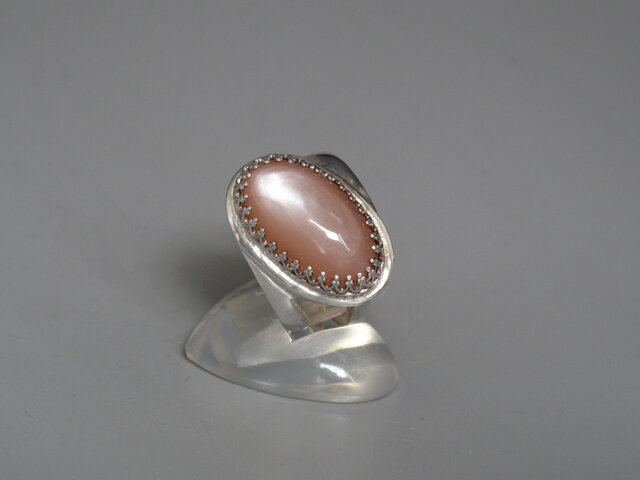 ピーチ色の宝物 | iichi 日々の暮らしを心地よくするハンドメイドやアンティークのマーケットプレイス