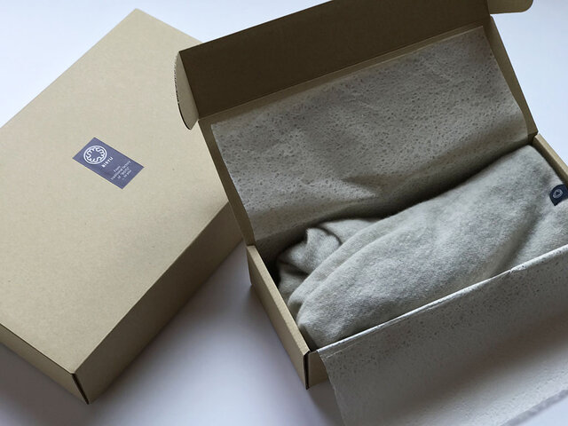 温度を纏う。純カシミヤねじりスヌード [Basici Design]グレージュ | iichi 日々の暮らしを心地よくするハンドメイドやアンティークのマーケットプレイス