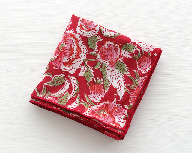 木版染め ブロックプリント ハンカチ（赤花/レッド）09 | iichi 日々の暮らしを心地よくするハンドメイドやアンティークのマーケットプレイス