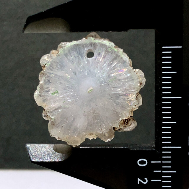 穴あきソーラークォーツ[139] 23x22mm 18Cts 天然石 ／ ルース ／カボション | iichi 日々の暮らしを心地よくするハンドメイドやアンティークのマーケットプレイス