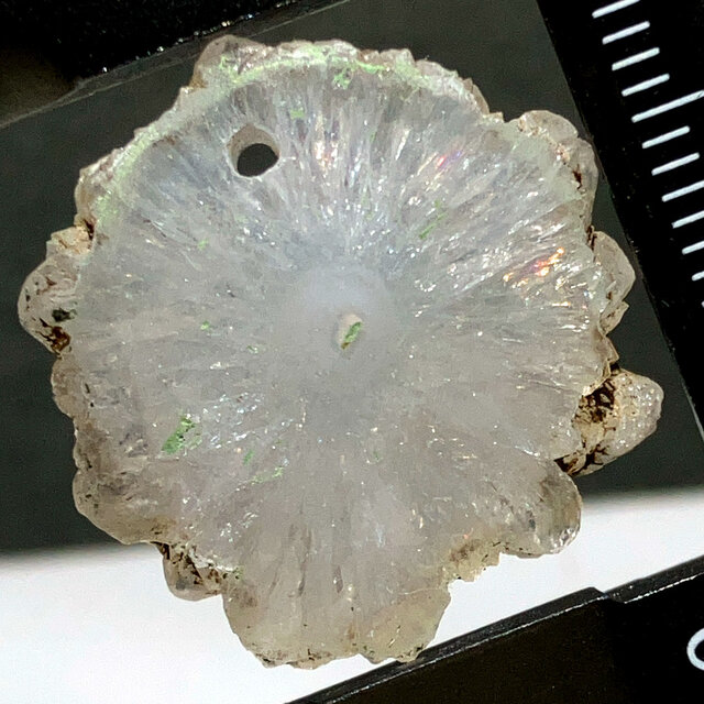 穴あきソーラークォーツ[139] 23x22mm 18Cts 天然石 ／ ルース ／カボション | iichi 日々の暮らしを心地よくするハンドメイドやアンティークのマーケットプレイス