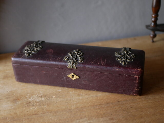 ナポレオン3世 グローブボックス フランスアンティーク アンティークのある暮らし | iichi 日々の暮らしを心地よくするハンドメイドやアンティークのマーケットプレイス