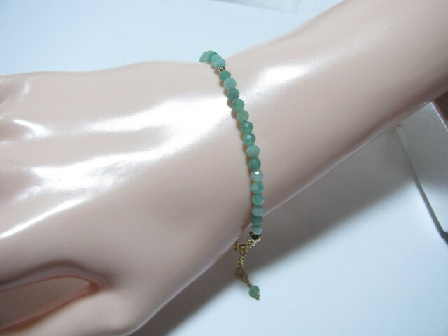 14kgf*【5月誕生石】】ブラジル産エメラルドAAA- ラウンドカット3mmの華奢なブレスレット | iichi 日々の暮らしを心地よくするハンドメイドやアンティークのマーケットプレイス