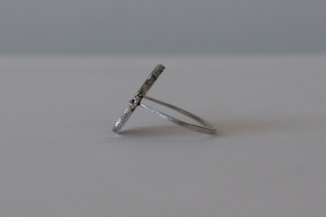 Rabbit Charm Ring | iichi 日々の暮らしを心地よくするハンドメイドやアンティークのマーケットプレイス