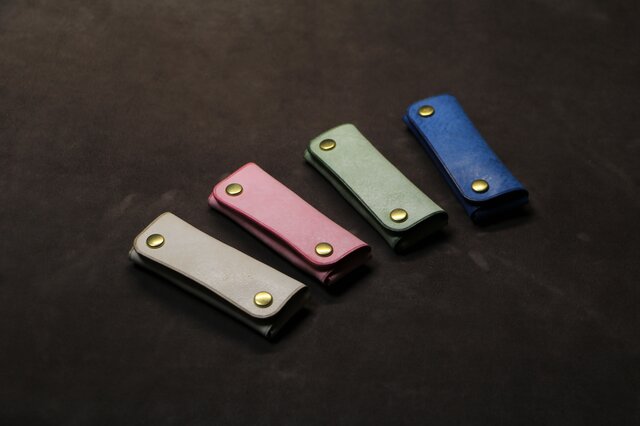 【スティックコインケース】国産ヌメ 生成り B-008 | iichi 日々の暮らしを心地よくするハンドメイドやアンティークのマーケットプレイス