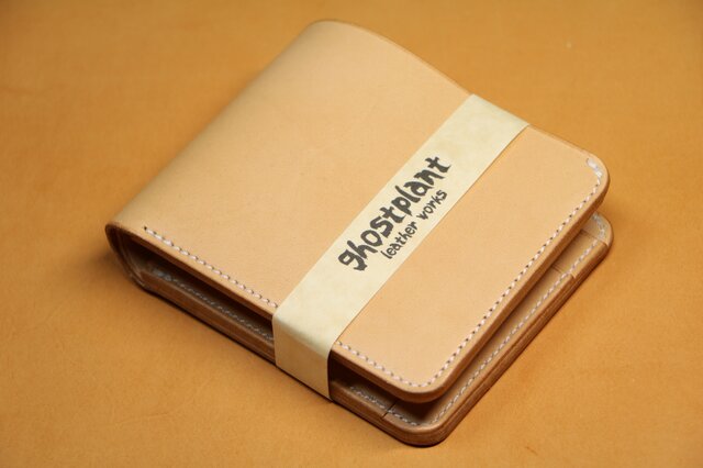 【インポケット二つ折り財布】国産ヌメ 生成り ED-014 | iichi 日々の暮らしを心地よくするハンドメイドやアンティークのマーケットプレイス