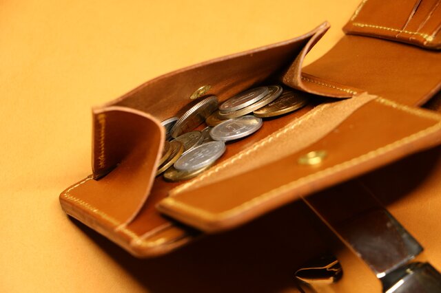 【インポケット二つ折り財布】国産オイル ワイン ED-014 | iichi 日々の暮らしを心地よくするハンドメイドやアンティークのマーケットプレイス