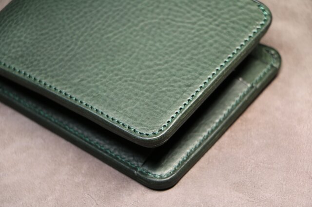 【インポケット二つ折り財布】ネブラスカ グリーン ED-014 | iichi 日々の暮らしを心地よくするハンドメイドやアンティークのマーケットプレイス