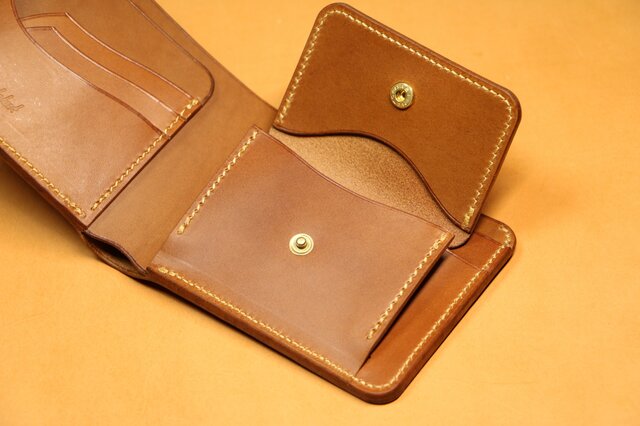 【インポケット二つ折り財布】ネブラスカ ブラック ED-014 | iichi 日々の暮らしを心地よくするハンドメイドやアンティークのマーケットプレイス