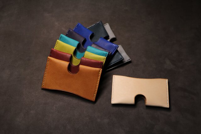 【シンプルカードケース】アラスカレザー グリーン EC-012 | iichi 日々の暮らしを心地よくするハンドメイドやアンティークのマーケットプレイス