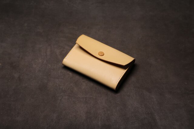 【カードも入るコインケース】国産ヌメ 生成り EB-007 | iichi 日々の暮らしを心地よくするハンドメイドやアンティークのマーケットプレイス