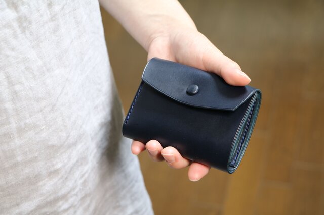 【コンパクトコインウォレット】ブッテーロ ネイビー EB-006 | iichi 日々の暮らしを心地よくするハンドメイドやアンティークのマーケットプレイス
