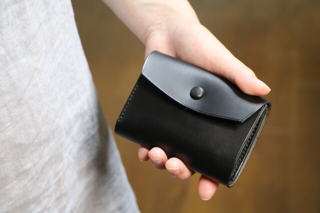 【コンパクトコインウォレット】ブッテーロ ブラック EB-006 | iichi 日々の暮らしを心地よくするハンドメイドやアンティークのマーケットプレイス