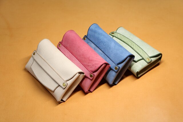 【ふんわり名刺入れ】国産ヌメ 生成り EC-006 | iichi 日々の暮らしを心地よくするハンドメイドやアンティークのマーケットプレイス