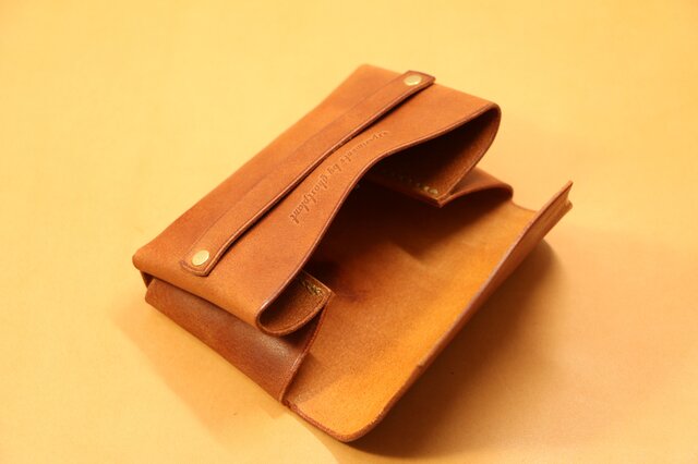 【ふんわり名刺入れ】国産オイル キャメル EC-006 | iichi 日々の暮らしを心地よくするハンドメイドやアンティークのマーケットプレイス