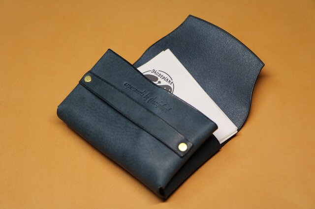 【ふんわり名刺入れ】国産オイル ネイビー EC-006 | iichi 日々の暮らしを心地よくするハンドメイドやアンティークのマーケットプレイス