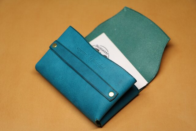 【ふんわり名刺入れ】国産オイル スカイブルー EC-006 | iichi 日々の暮らしを心地よくするハンドメイドやアンティークのマーケットプレイス