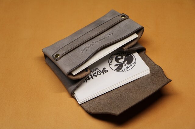 【ふんわり名刺入れ】国産オイル グレー EC-006 | iichi 日々の暮らしを心地よくするハンドメイドやアンティークのマーケットプレイス