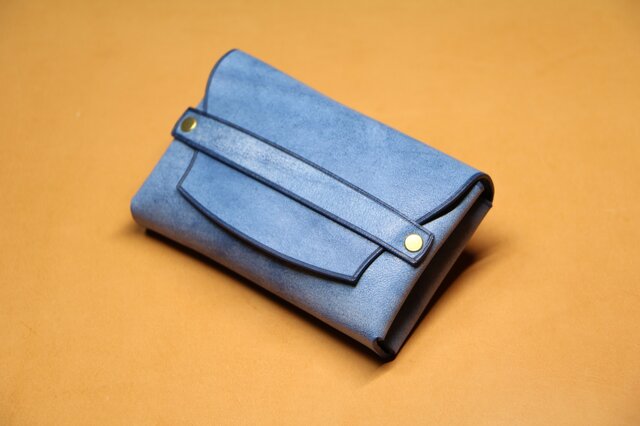 【ふんわり名刺入れ】アラスカレザー ブルー EC-006 | iichi 日々の暮らしを心地よくするハンドメイドやアンティークのマーケットプレイス