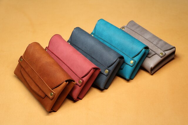 【ふんわり名刺入れ】アラスカレザー グリーン EC-006 | iichi 日々の暮らしを心地よくするハンドメイドやアンティークのマーケットプレイス