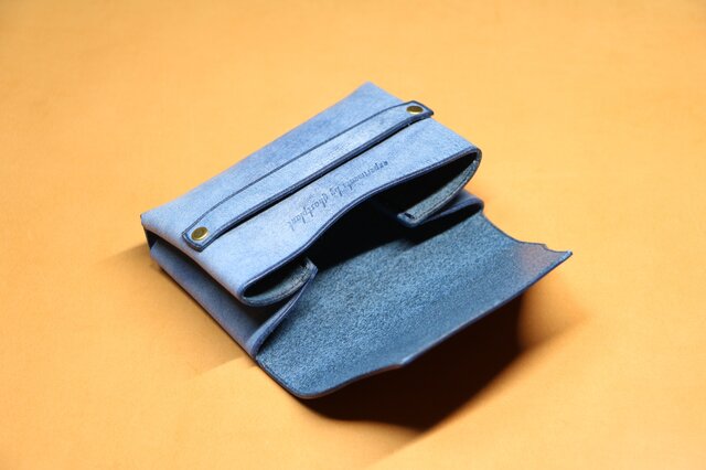 【ふんわり名刺入れ】アラスカレザー グリーン EC-006 | iichi 日々の暮らしを心地よくするハンドメイドやアンティークのマーケットプレイス