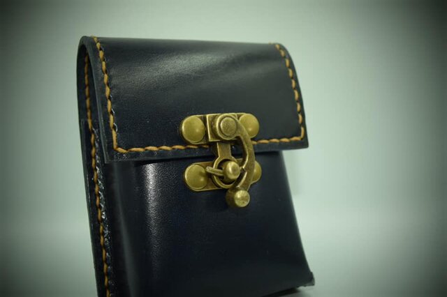 ベルギー産ルガトーレザータバコ&ライターケース | iichi 日々の暮らしを心地よくするハンドメイドやアンティークのマーケットプレイス