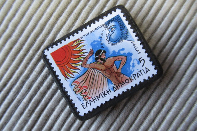 ギリシャ 童話切手ブローチ9950 | iichi 日々の暮らしを心地よくするハンドメイドやアンティークのマーケットプレイス