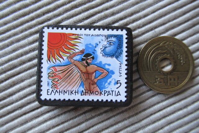 ギリシャ 童話切手ブローチ9950 | iichi 日々の暮らしを心地よくするハンドメイドやアンティークのマーケットプレイス