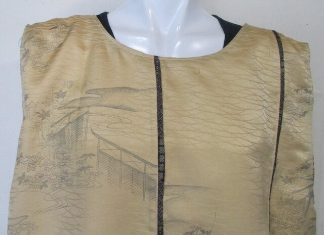 7936 花柄の着物で作った着物で作ったベスト | iichi 日々の暮らしを心地よくするハンドメイドやアンティークのマーケットプレイス