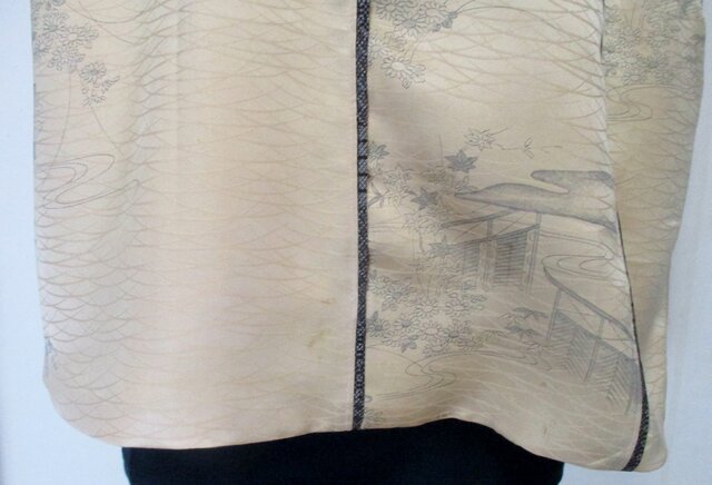 7936 花柄の着物で作った着物で作ったベスト | iichi 日々の暮らしを心地よくするハンドメイドやアンティークのマーケットプレイス