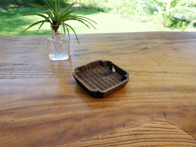 入隅 豆我谷盆 栗 9×9×2cm 栗渋染め | iichi 日々の暮らしを心地よくするハンドメイドやアンティークのマーケットプレイス