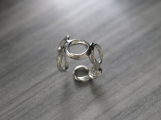 錫のイヤーカフ TOLOLY B | iichi 日々の暮らしを心地よくするハンドメイドやアンティークのマーケットプレイス