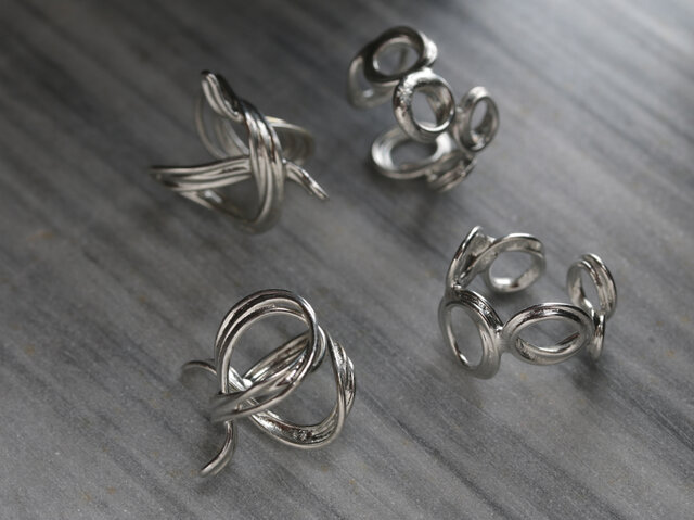 錫のイヤーカフ TOLOLY B | iichi 日々の暮らしを心地よくするハンドメイドやアンティークのマーケットプレイス