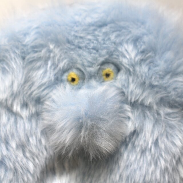 ビッグフット イエローアイ MAMOGURUMI No.148 | iichi 日々の暮らしを心地よくするハンドメイドやアンティークのマーケットプレイス