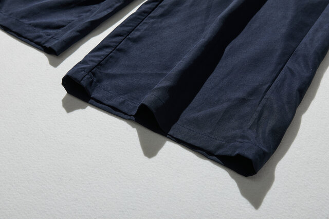 ウエストが楽な着やせワイドパンツ コットンリネン 紺色 200907-10 | iichi 日々の暮らしを心地よくするハンドメイドやアンティークのマーケットプレイス