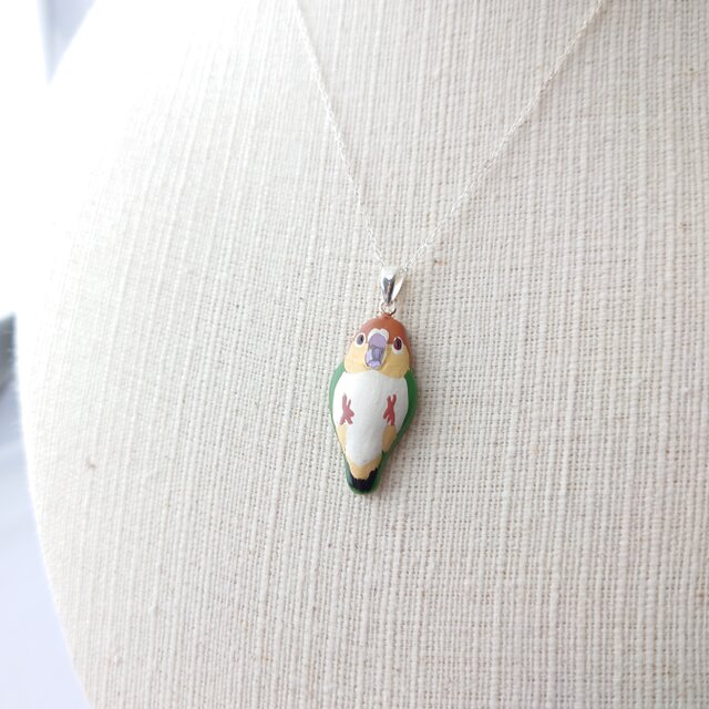 シロハラインコ漆ネックレス（sv） | iichi 日々の暮らしを心地よくするハンドメイドやアンティークのマーケットプレイス