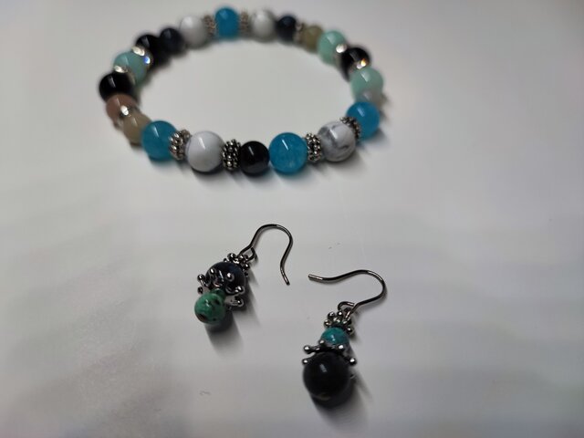 ☆送料無料☆天然石ブレスレット＆ピアスセット | iichi 日々の暮らしを心地よくするハンドメイドやアンティークのマーケットプレイス