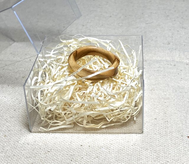 スパイラルリング（オリーブ：OR1） | iichi 日々の暮らしを心地よくするハンドメイドやアンティークのマーケットプレイス