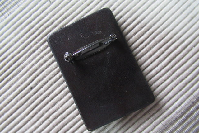 日本 美術切手ブローチ 10085 | iichi 日々の暮らしを心地よくするハンドメイドやアンティークのマーケットプレイス