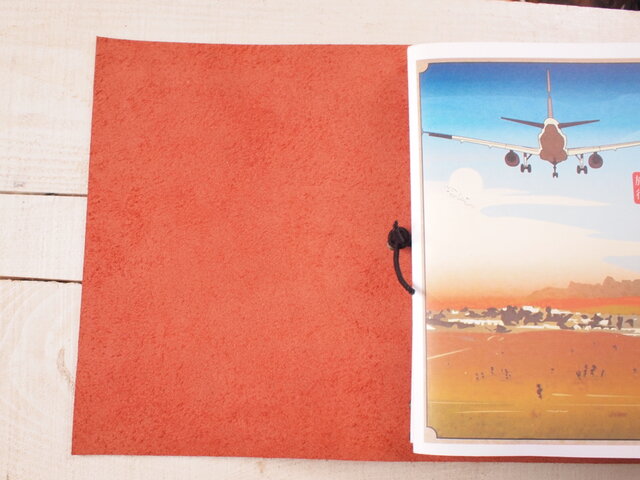 本革 ちょっと明るめ夕張メロンみたいなオレンヂ 蓋部分ゆらぎあり A5テキスト・手帳カバー | iichi 日々の暮らしを心地よくするハンドメイドやアンティークのマーケットプレイス