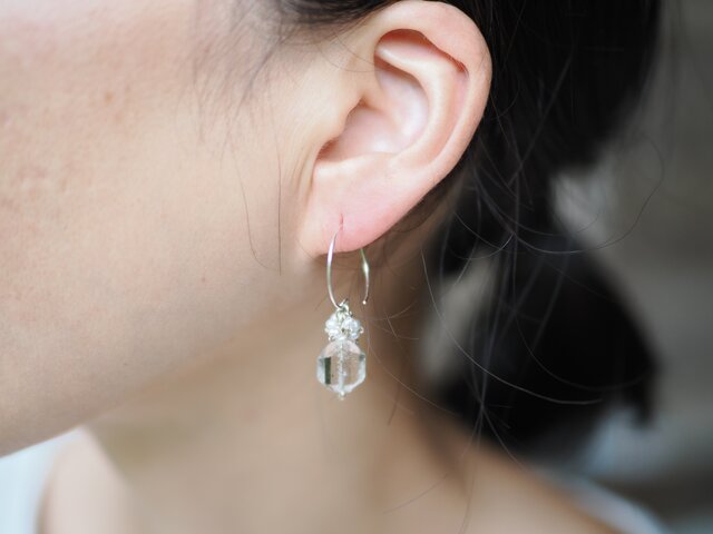 -Herkimer diamond・Pearl- foop pierce | iichi 日々の暮らしを心地よくするハンドメイドやアンティークのマーケットプレイス