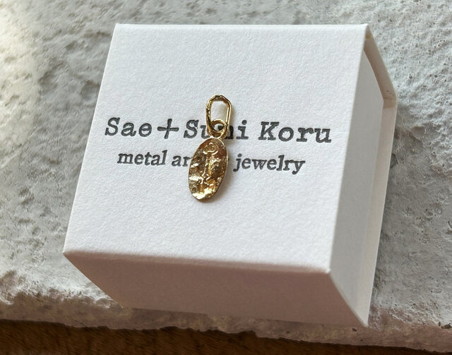 K24純金＋K22秘密の鍵 The secret key ペンダントトップ | iichi 日々の暮らしを心地よくするハンドメイドやアンティークのマーケットプレイス