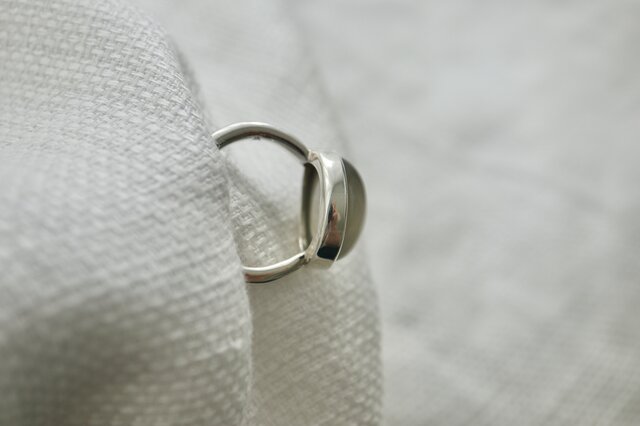 [月兎のgrey moonstone]ring | iichi 日々の暮らしを心地よくするハンドメイドやアンティークのマーケットプレイス
