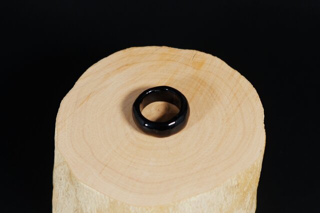 Urushi Ring - Kuro 001 13号 | iichi 日々の暮らしを心地よくするハンドメイドやアンティークのマーケットプレイス