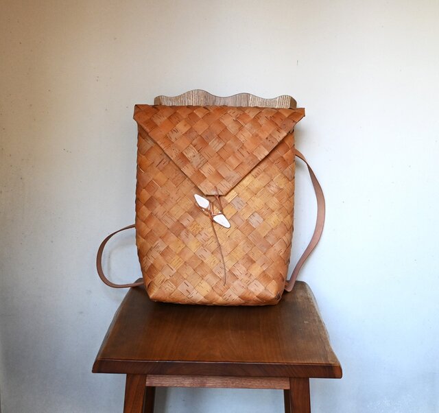 白樺のリュックサック 大 | iichi 日々の暮らしを心地よくするハンドメイドやアンティークのマーケットプレイス